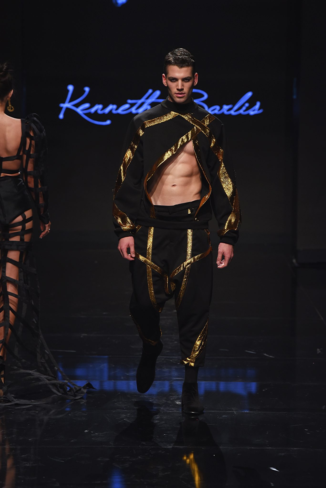 Kenneth Barlis – Noah Fearnley