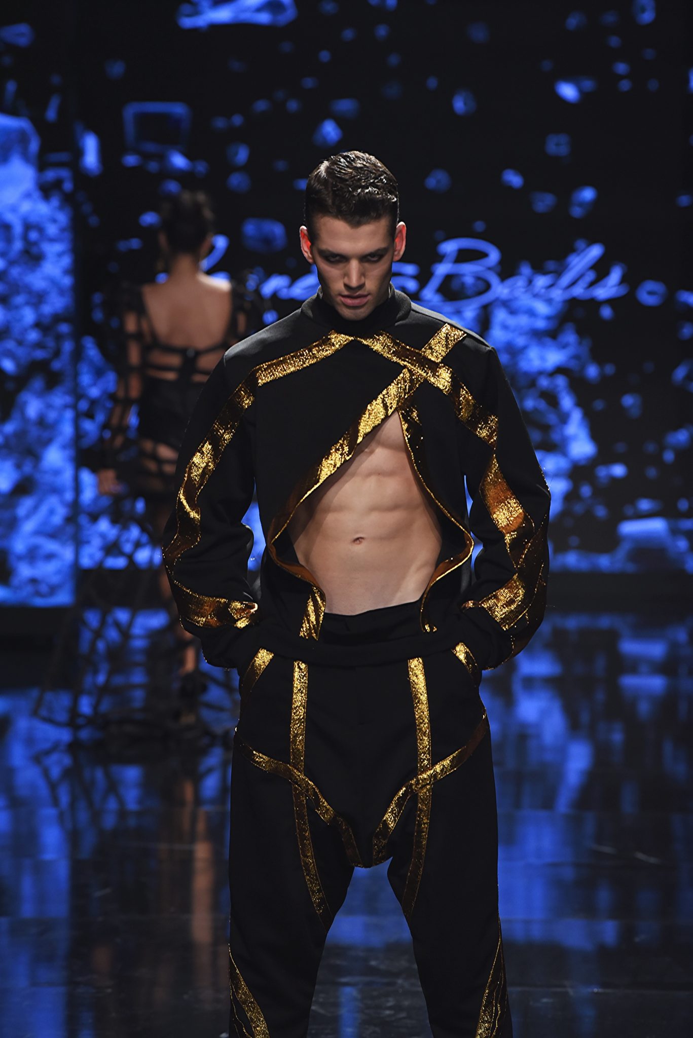 Kenneth Barlis – Noah Fearnley